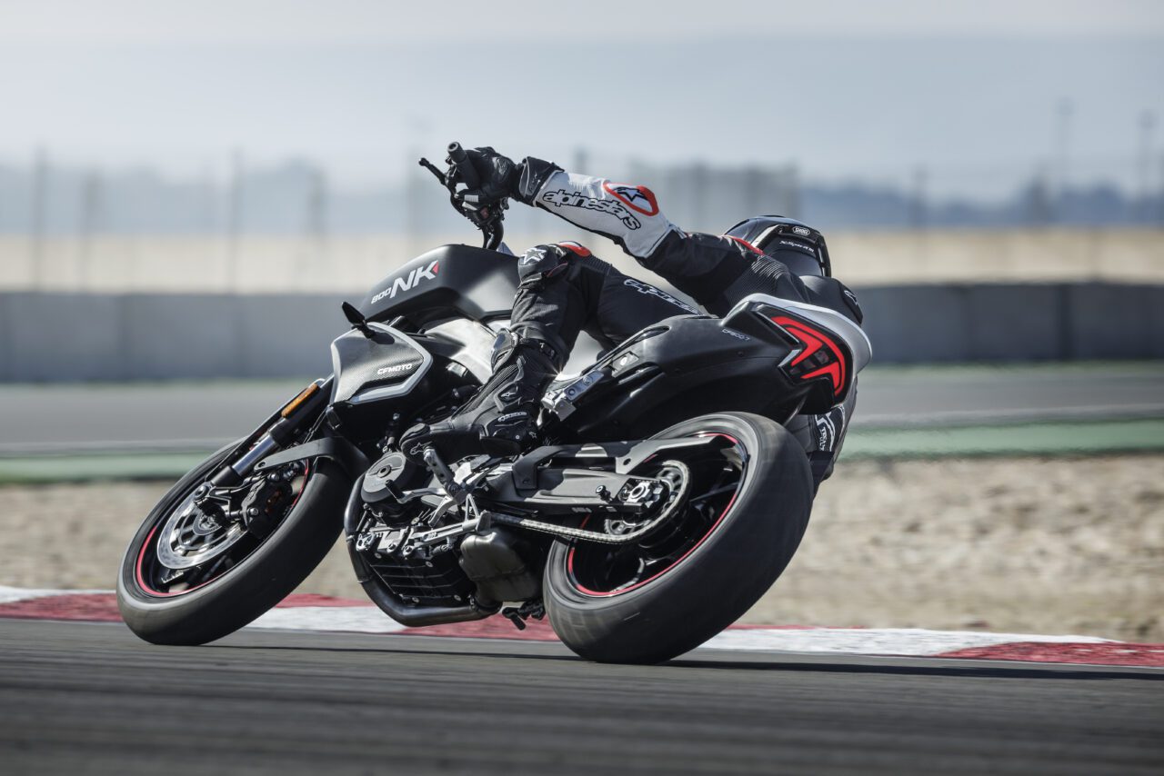 800NK | CFMOTO Argentina